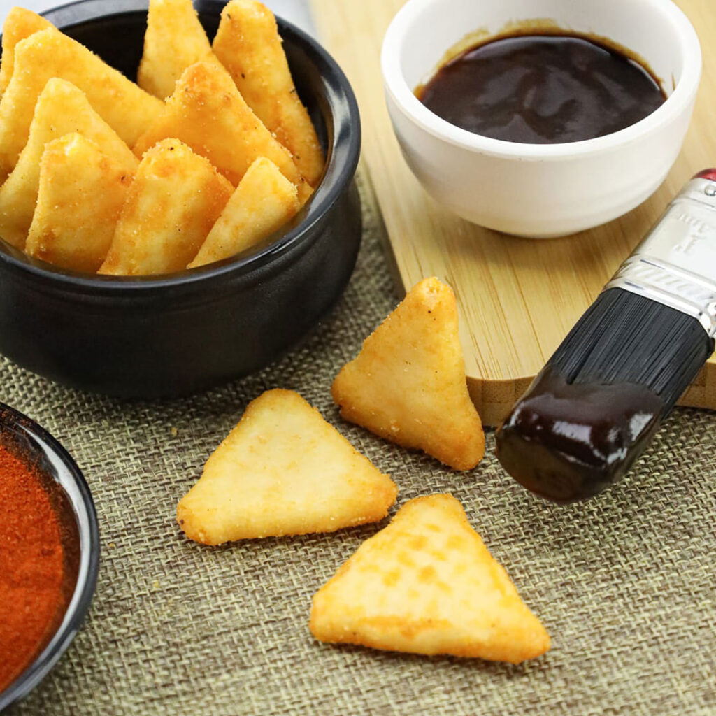 BBQ Triangle Crackers - Si Bonne LLC