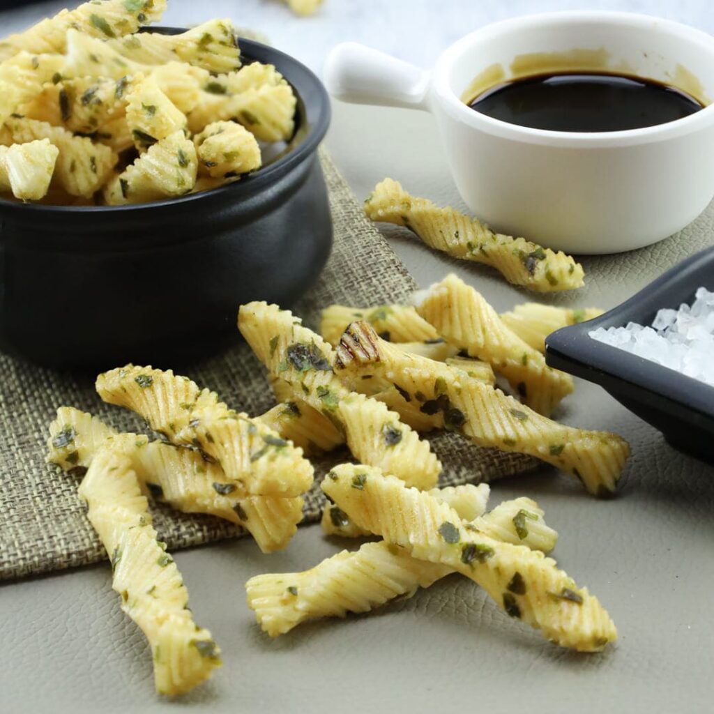 Spring Twist Crackers - Si Bonne LLC