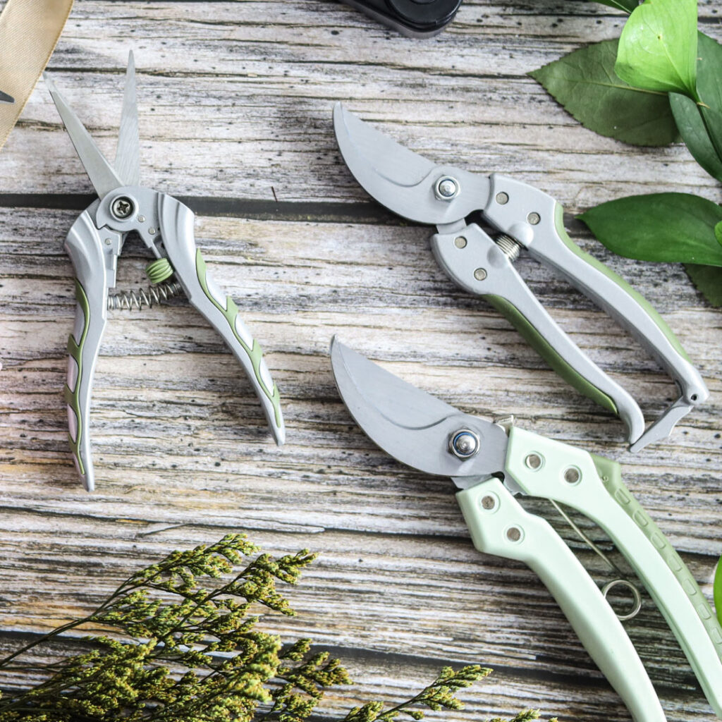 DELUXE BYPASS PRUNER / Plant Cutter - Si Bonne LLC